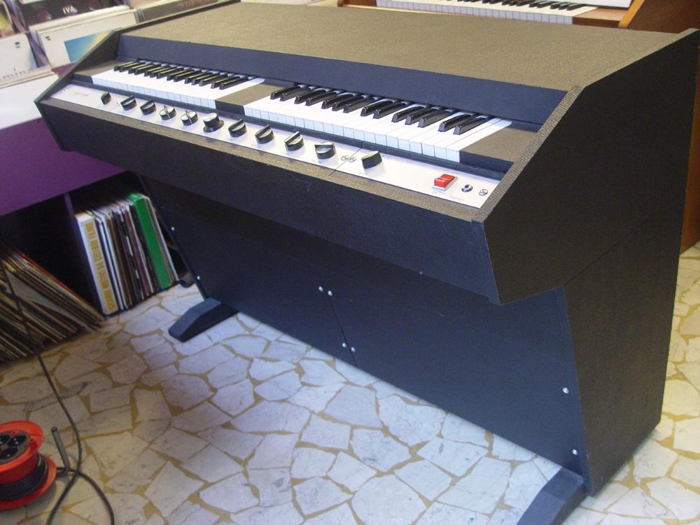 Mellotron Mark V – Out Of Phase