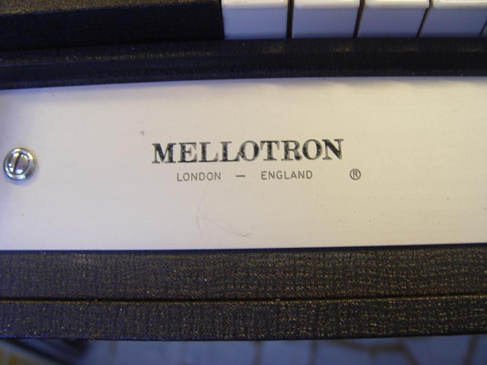 Mellotron Mark V – Out Of Phase