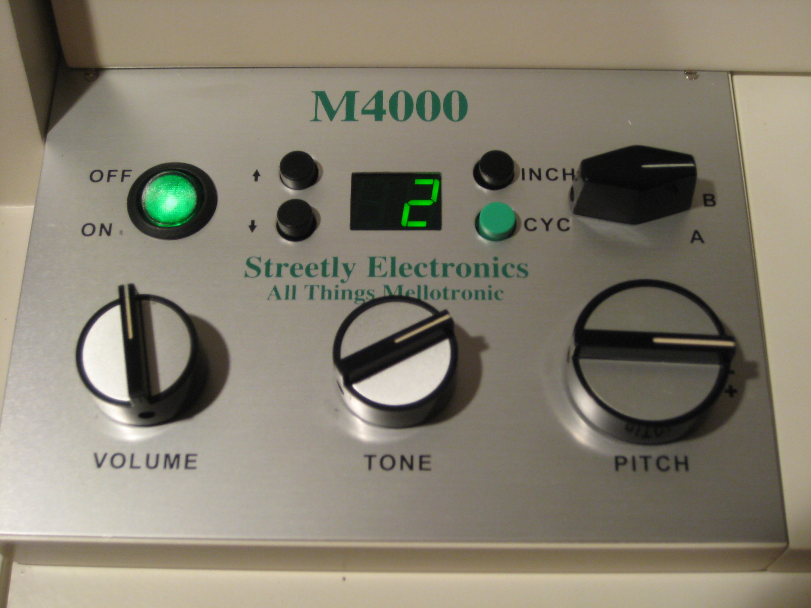 M4000 – Out Of Phase