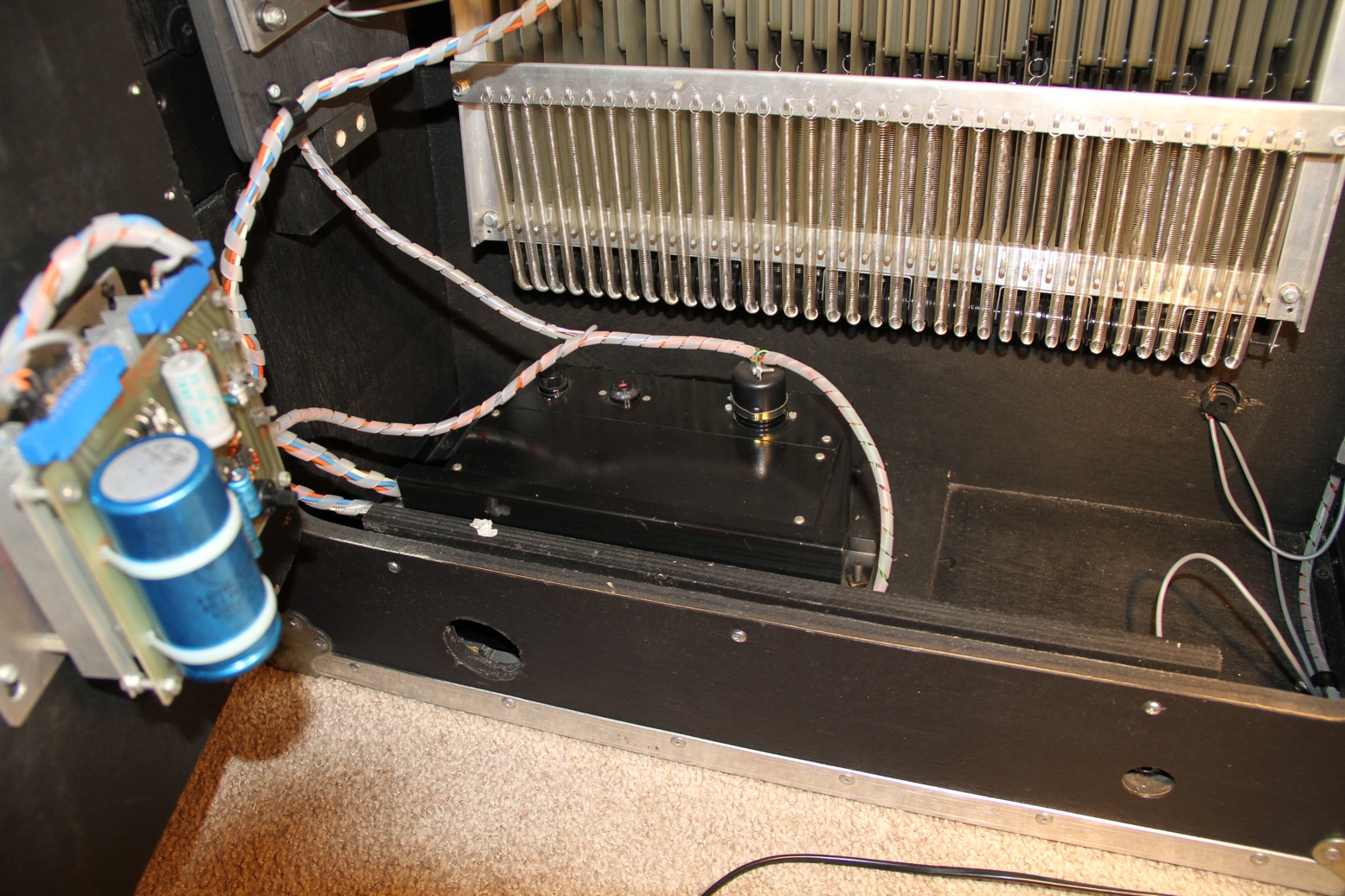 Novatron T550 – Out Of Phase