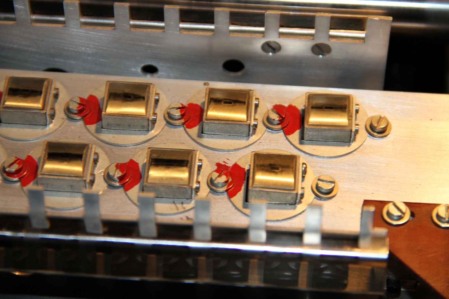 Novatron T550 – Out Of Phase