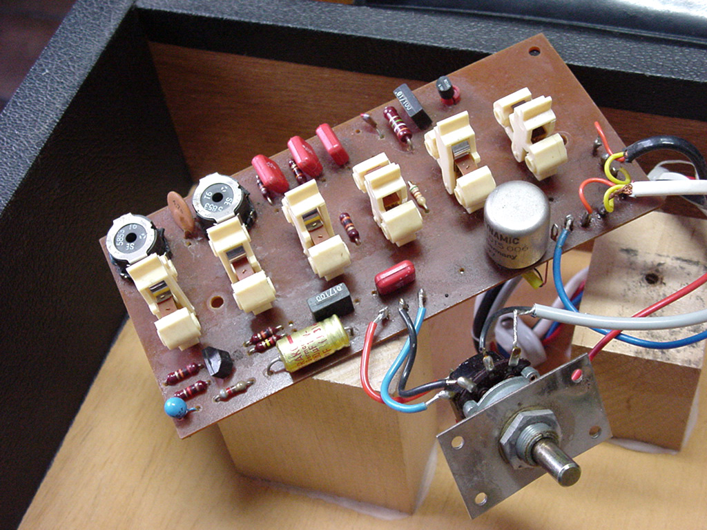 Hohner Clavinet D6 – Out Of Phase