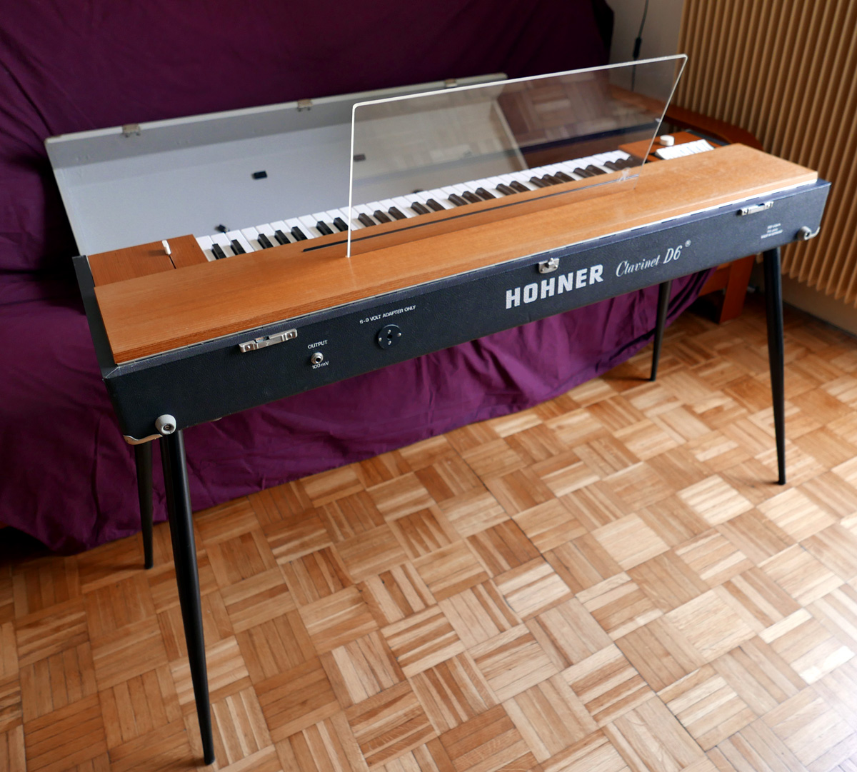 Hohner Clavinet D6 - Out Of Phase
