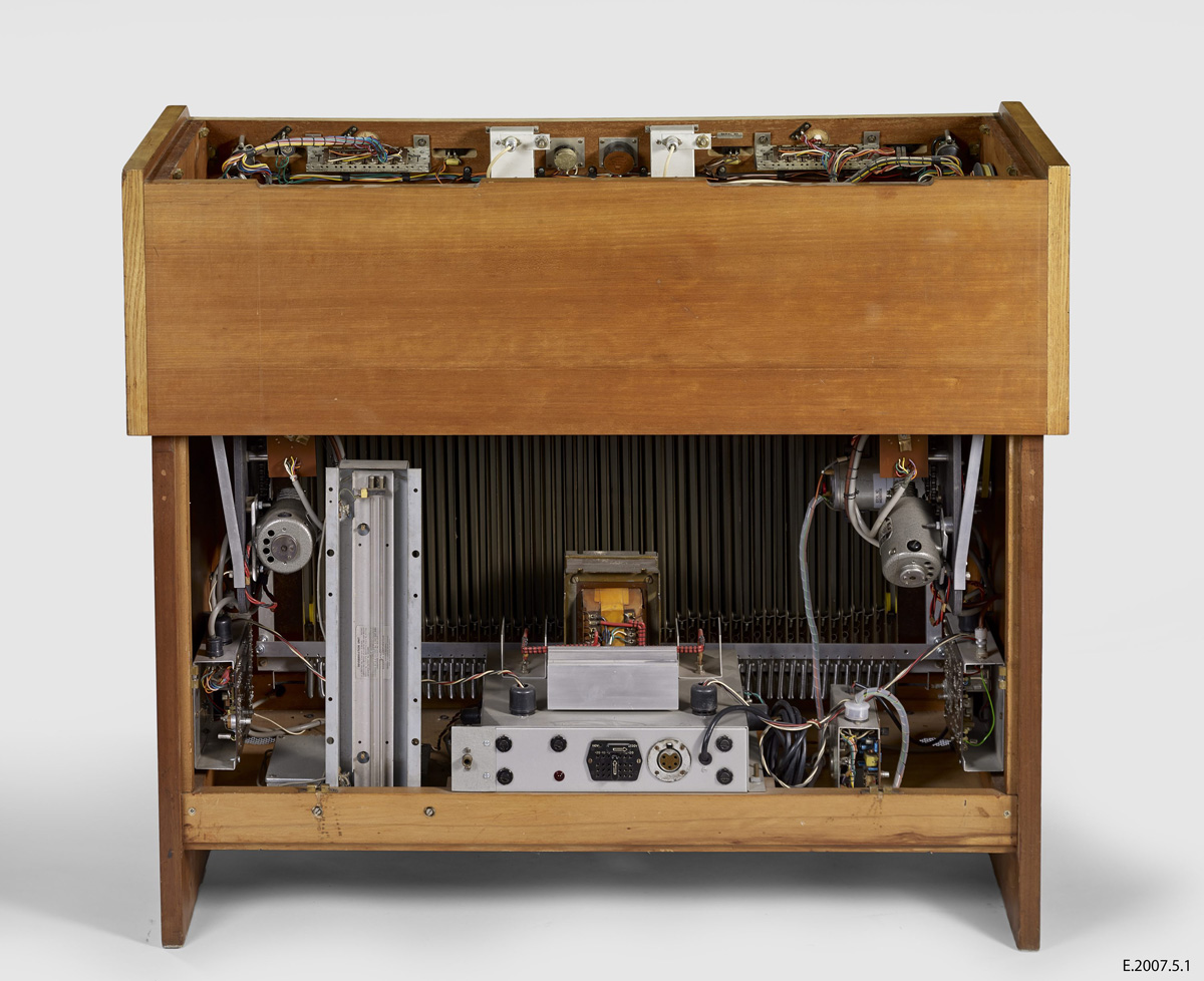 Mellotron M300 – Out Of Phase