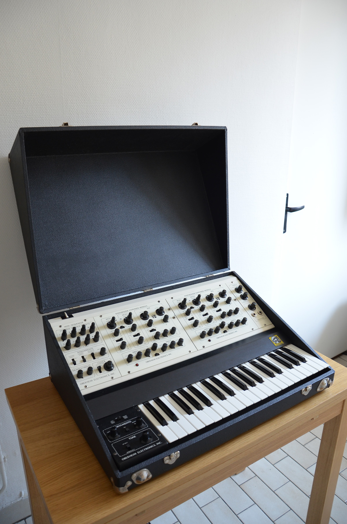 Oberheim 2 Voice TVS-1A - Out Of Phase