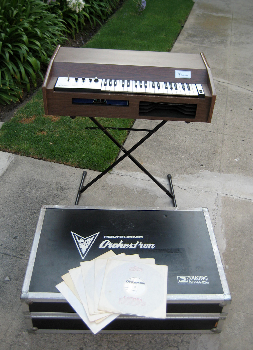 Orchestron – Out Of Phase