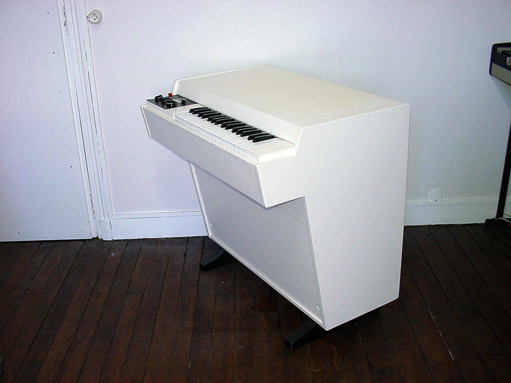 Mellotron M400 – Out Of Phase