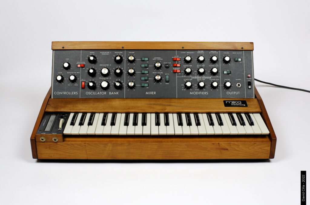 Minimoog – Out Of Phase