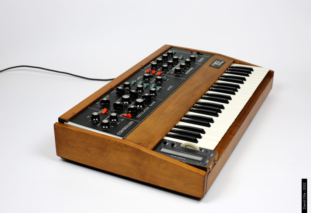 Minimoog – Out Of Phase